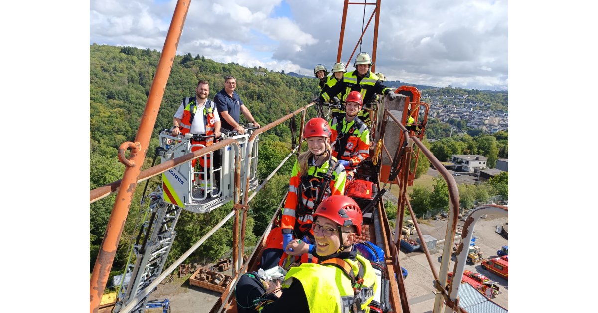 Facheinheit Absturzsicherung - Übung Firmengelände Budau | Feuerwehr